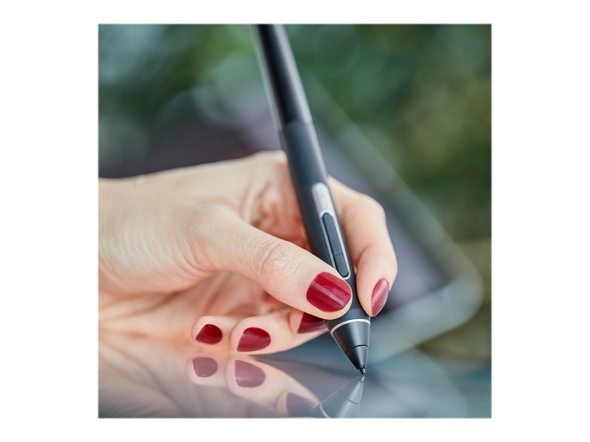 Wacom Cintiq 22 Creative Pen Display (DTK2260K0A) Wacom Cintiq 22 Creative Pen Display (DTK2260K0A)